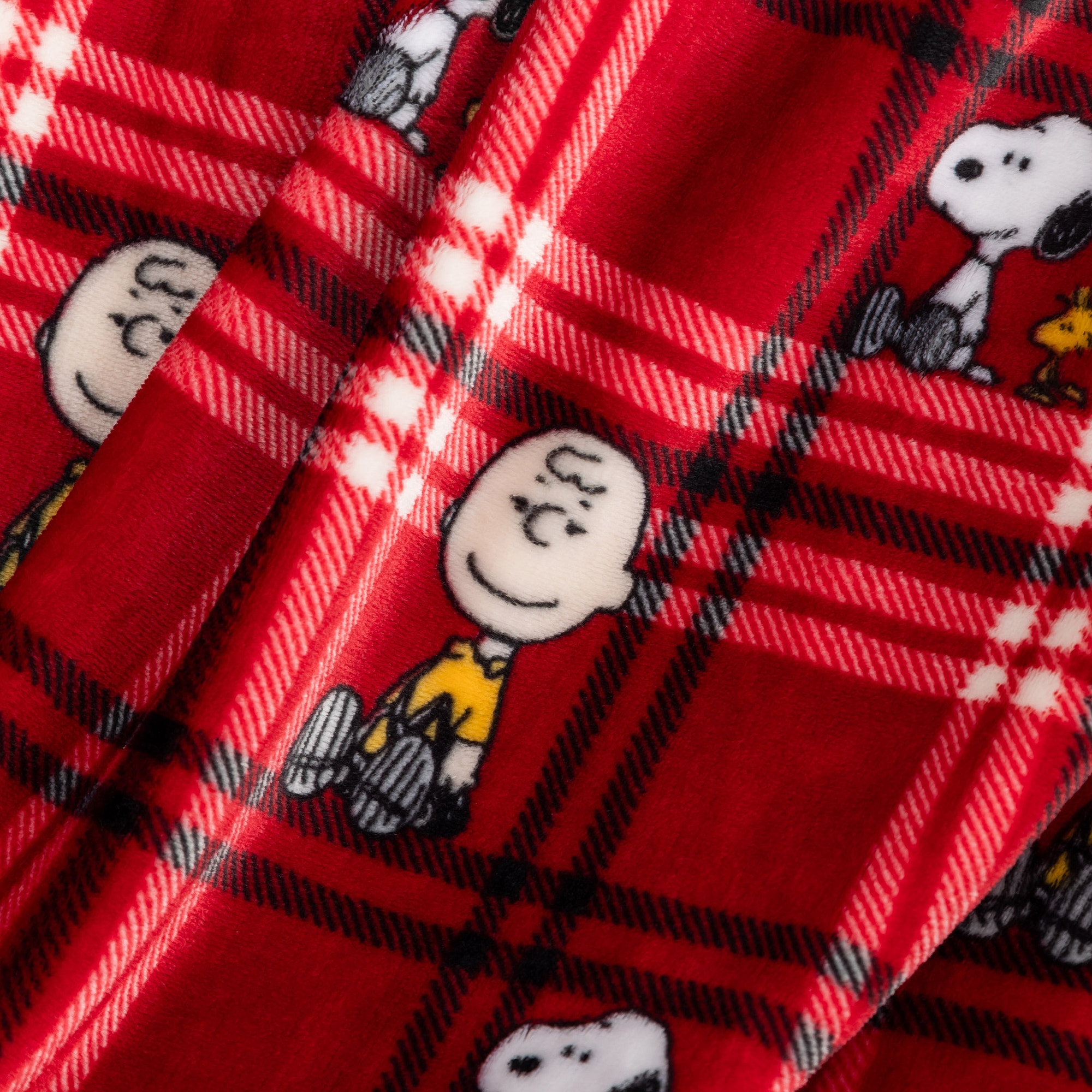 Berkshire Blankets Peanuts Christmas Throw - TSC.ca