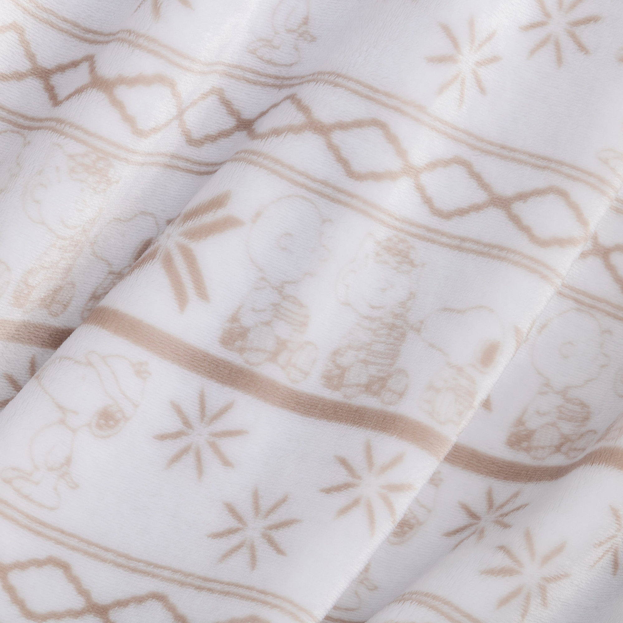 Berkshire Blankets Peanuts Christmas Throw - TSC.ca