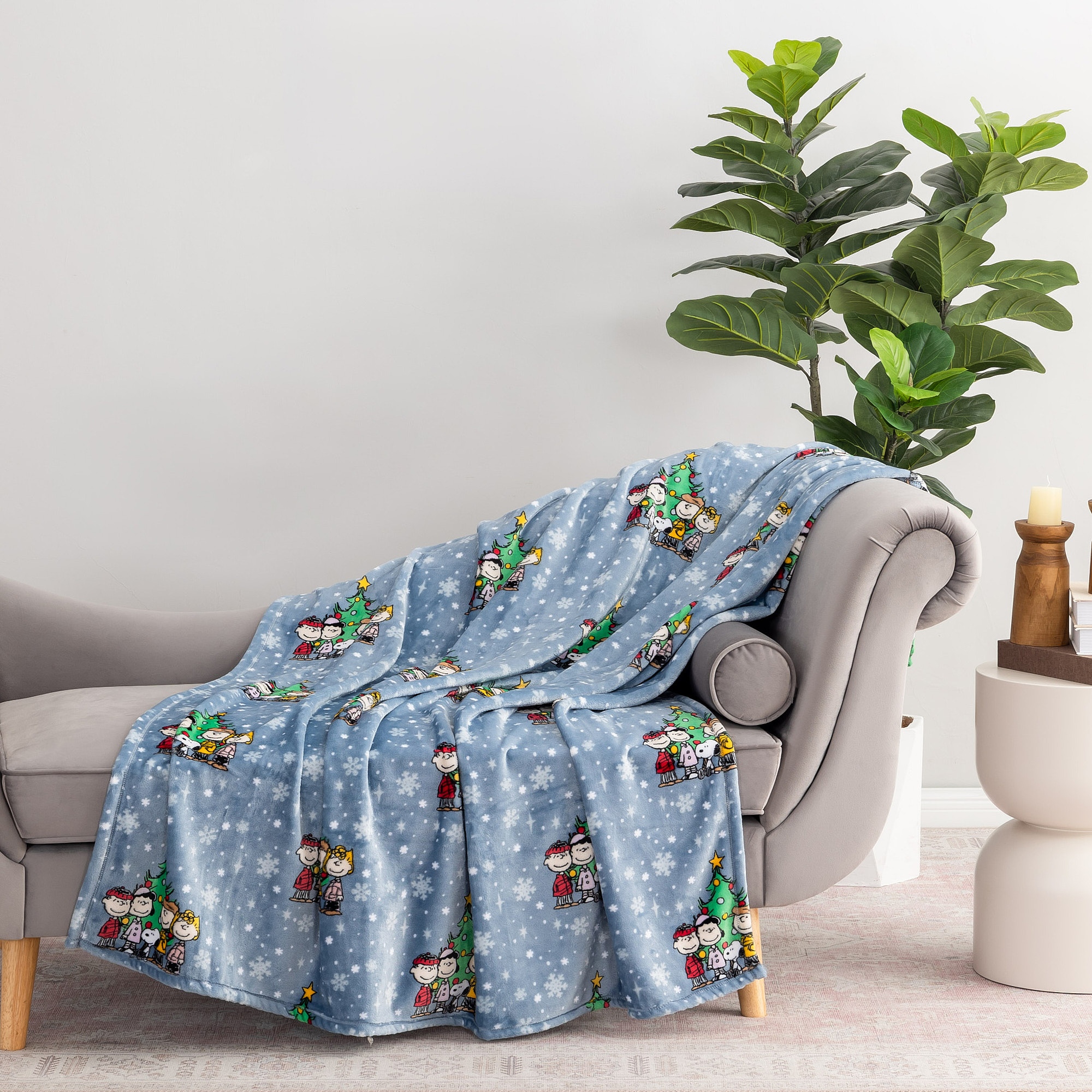 Berkshire Blankets Peanuts Christmas Throw - TSC.ca