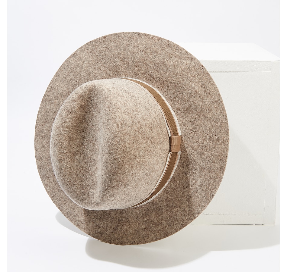 India Hicks Hat Attack - TSC.ca