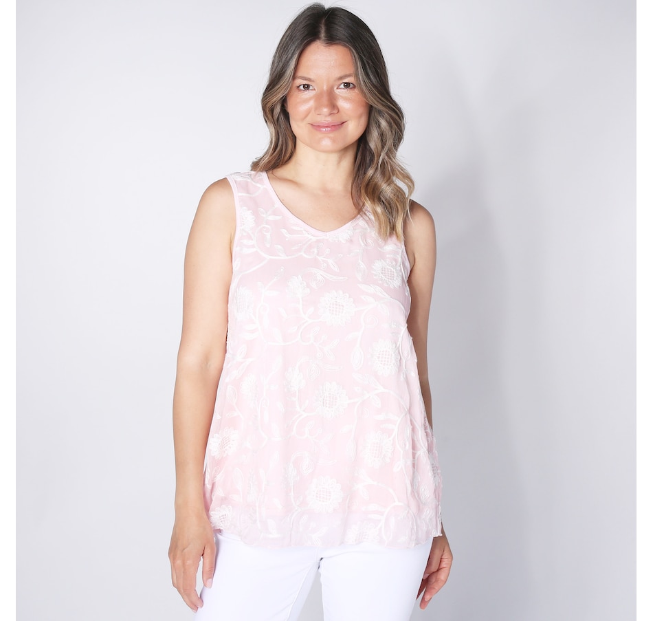 Hailey Lyn V-Neck Embroidery Top - TSC.ca