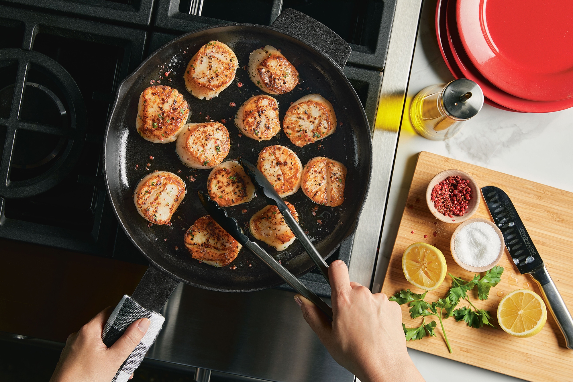 KitchenAid 12" Seasoned Cast-Iron Skillet - TSC.ca