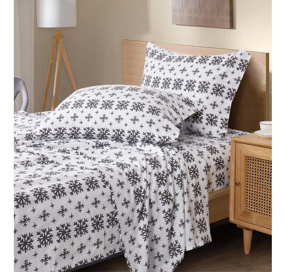 New Seasons Collection Flannel Printed Simple Snowflakes Sheet Set - TSC.ca